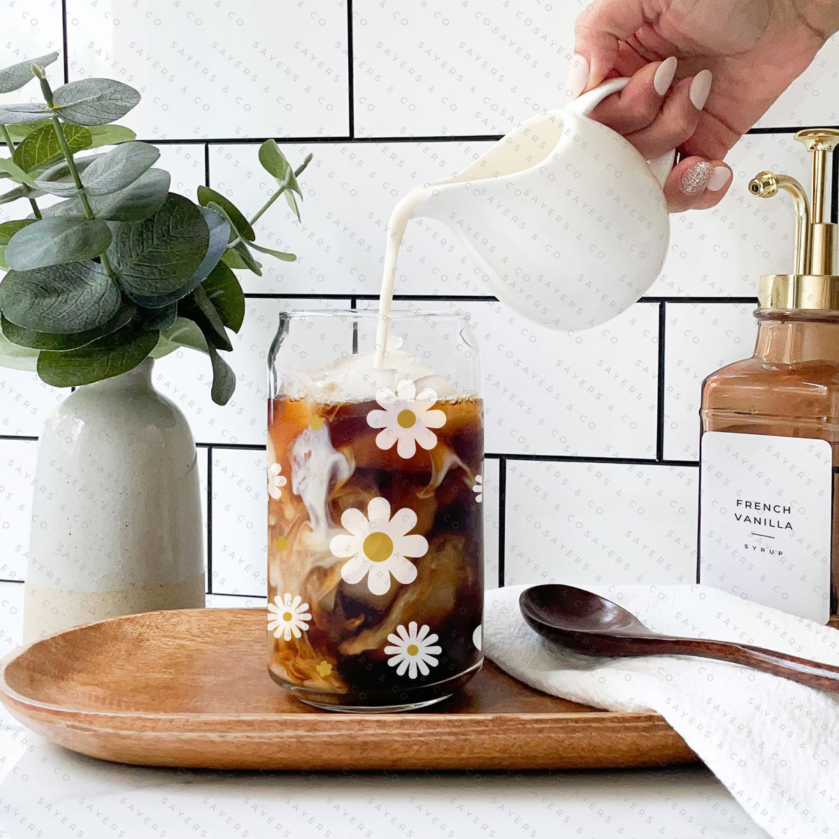 16oz Spring Flowers Glass Cup with Bamboo Lid & Straw #100129 Sayers & Co.